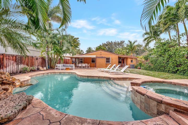 Modern 3br Oasis - Heated Pool, Wifi, King Bed - Fort Lauderdale