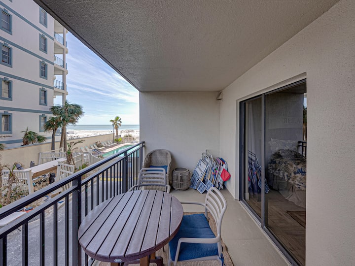 Private Beach Access - Beach Views - Pool - St. Pete Beach, FL