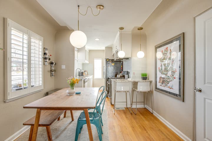 Walk To City Park: Chic Home W/ Hot Tub & Yard - Denver