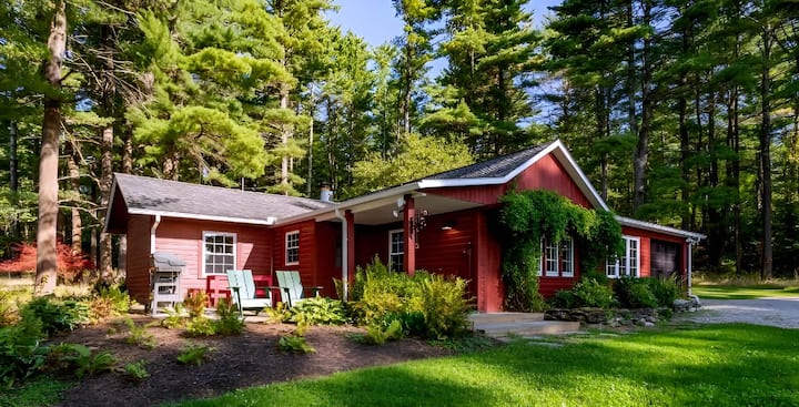 Meadow Top Cottage + Cabin: 3bed & 1bed, 72 Acres - The Berkshires, MA