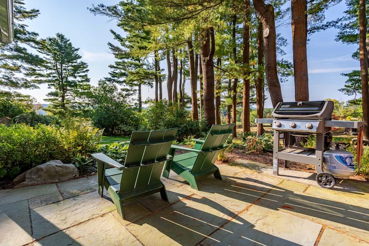 Meadow Top Cottage + Cabin: 3bed & 1bed, 72 Acres - New Marlborough, MA