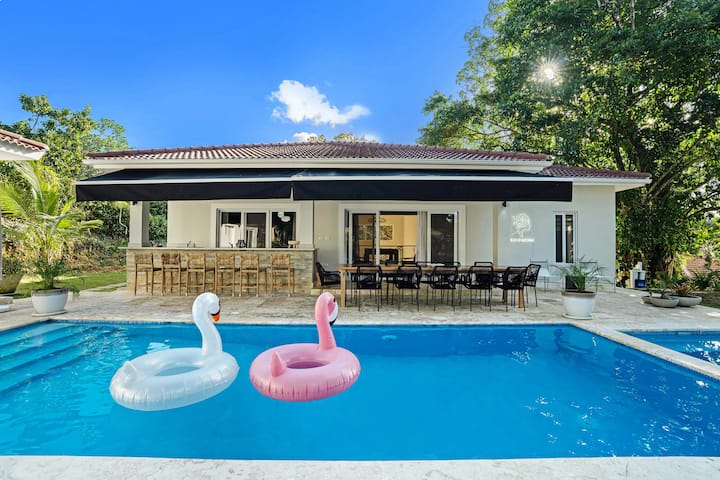 Modern 6 Br Villa With Hot Tub - Sosúa
