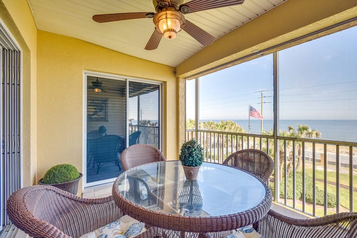 Community Pool: Coastal Escape In Flagler Beach - Flagler Beach, FL