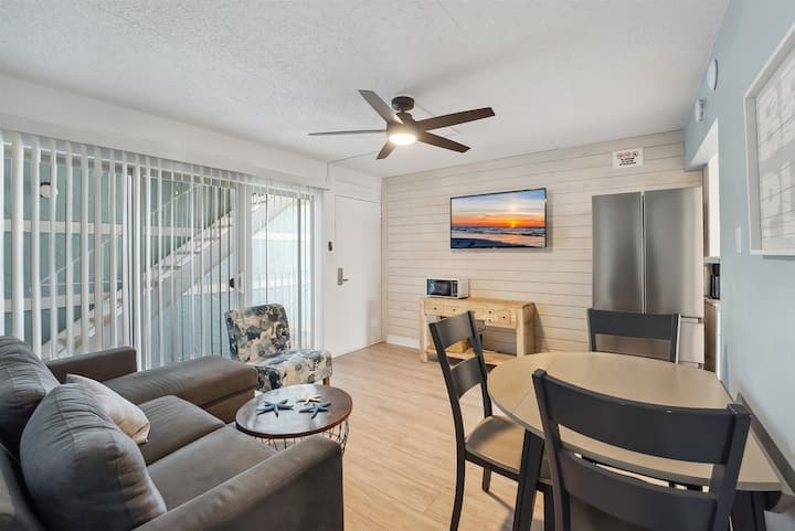 3br 2ba Pools Park Driftwood Escape At Harborlight - North Wildwood, NJ