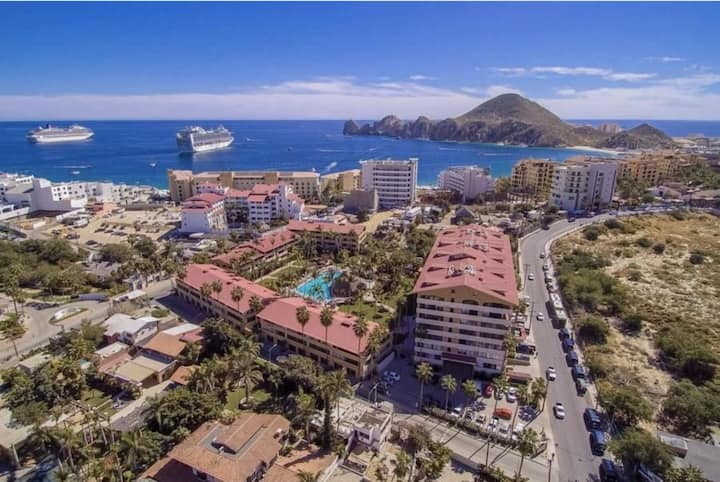 2 Min Walk To Medano Beach/marina, Huge Pool, Cozy - Cabo San Lucas