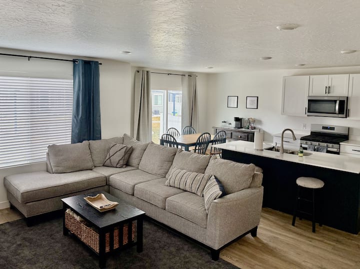 Modern 3br Townhome In Lehi Ut - Lehi, UT