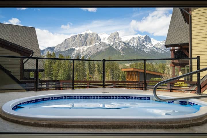 Serene 3br Rockies Stay W/ Hot Tub & Near Dt - Canmore