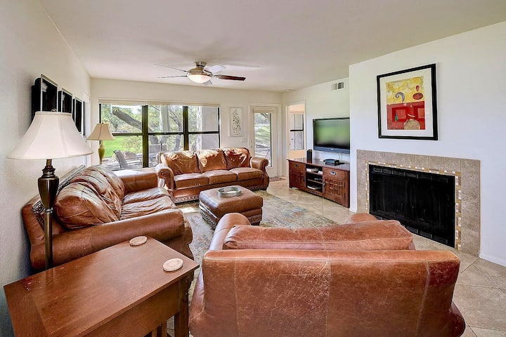 Corner 2br/2b Apt W/ Golf Views, Pool & Grill - Tucson, AZ