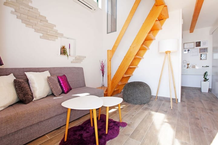 K-23787 Maison De Deux Chambres Avec La Terrasse - Bol