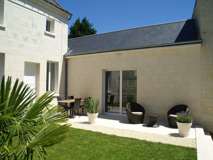 Maison De Vacances De Luxe Avec Pelouse - Chinon