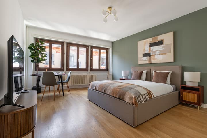 Chic & Central Lakeside Home #15 - Ginebra