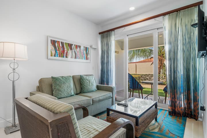 Spacious 2br Condo W/ Free Parking Near Palm Beach - Aruba