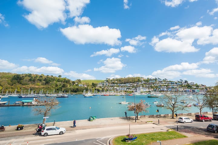 2a Mayflower Court - Dartmouth