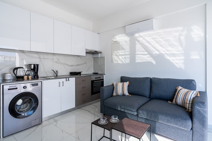 Rosemont Studio W/balcony In Larnaca - Lárnaca