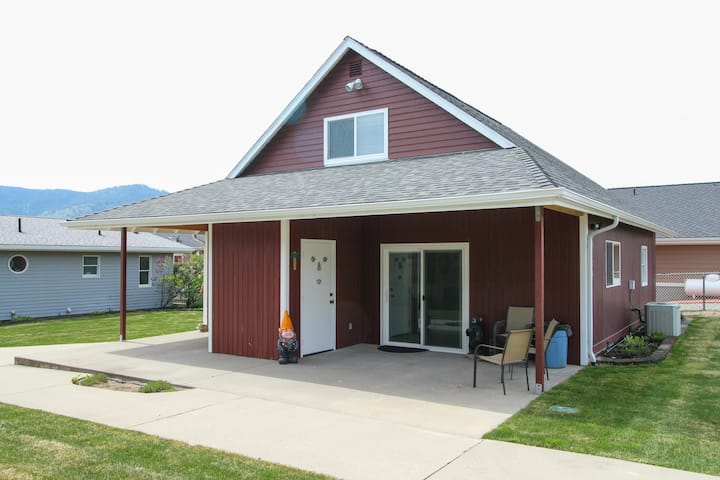 3br Near The Lake| Dock | Patio | W/d - Lake Chelan, WA