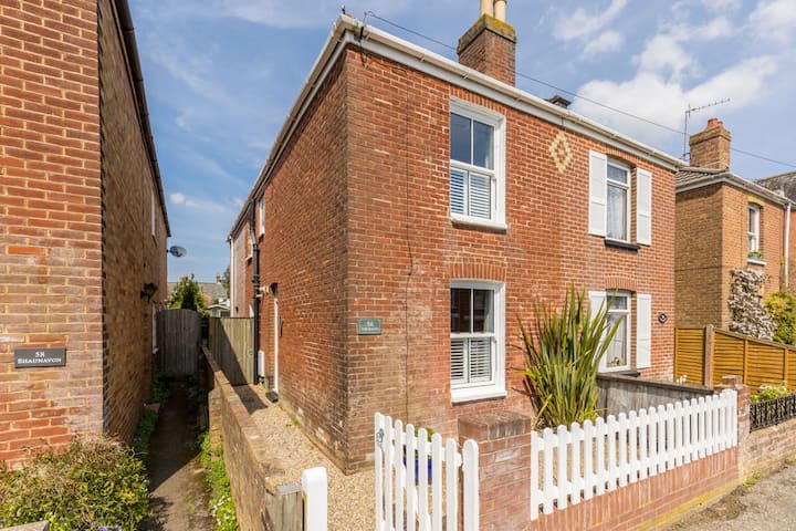 The Buoys - Lymington