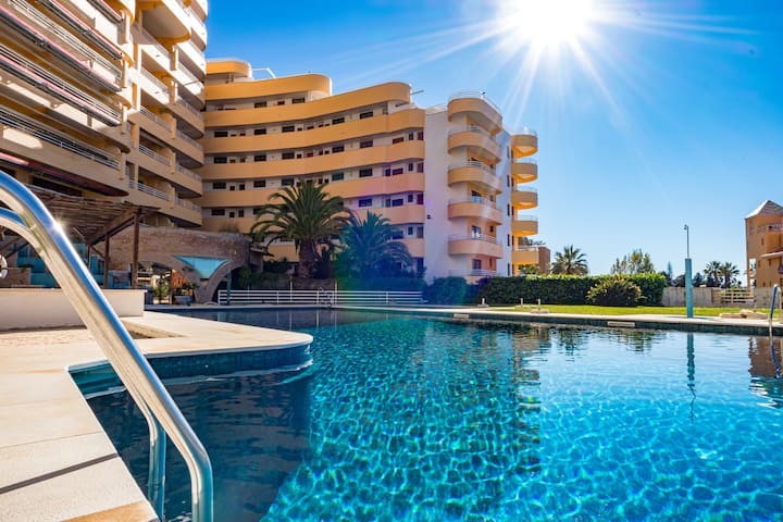 2 Bed-sleeps 4-vilamoura Beach-pool-spa-balcony - Vilamoura