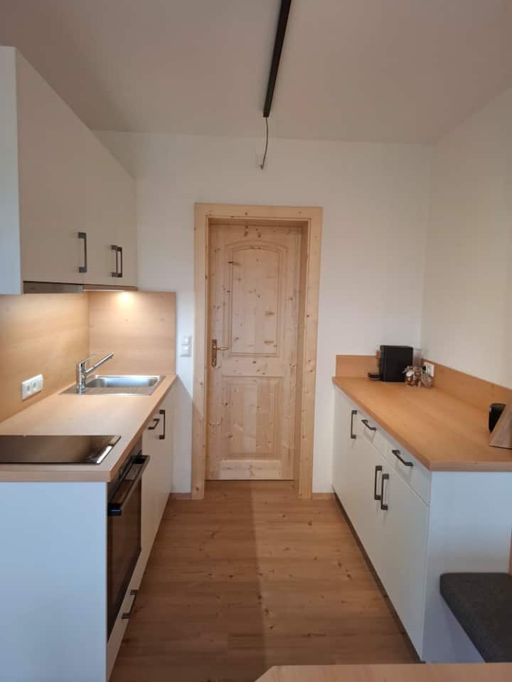 Hell Hof Ferienwohnung - İnnsbruck