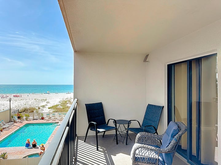 Coastal Beach Condo | Pool + Jacuzzi | Beach Acces - St. Pete Beach