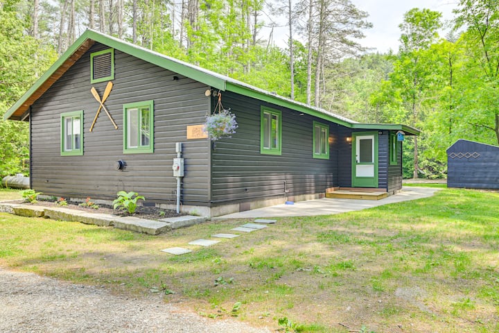 Riverfront Cabin W/ Hot Tub In Schroon Lake! - Schroon Lake, NY