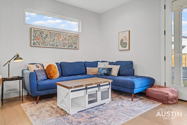 East Side Weekender W Cowboy Pool Mins To Moody - Austin, TX