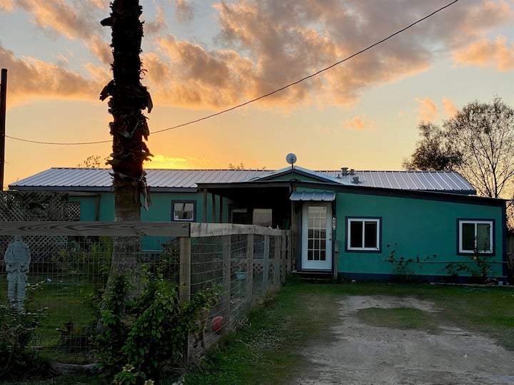 House Set Off The Intercoastal W/pool & Playground - Matagorda, TX