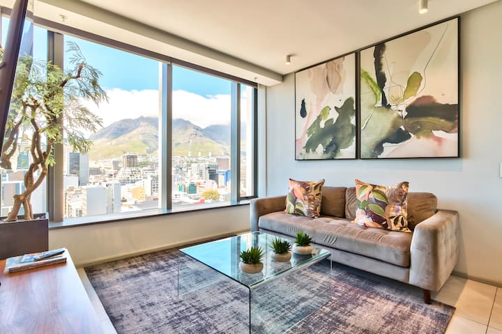 Contempory Studio With Table Mountain Views - Camps Bay
