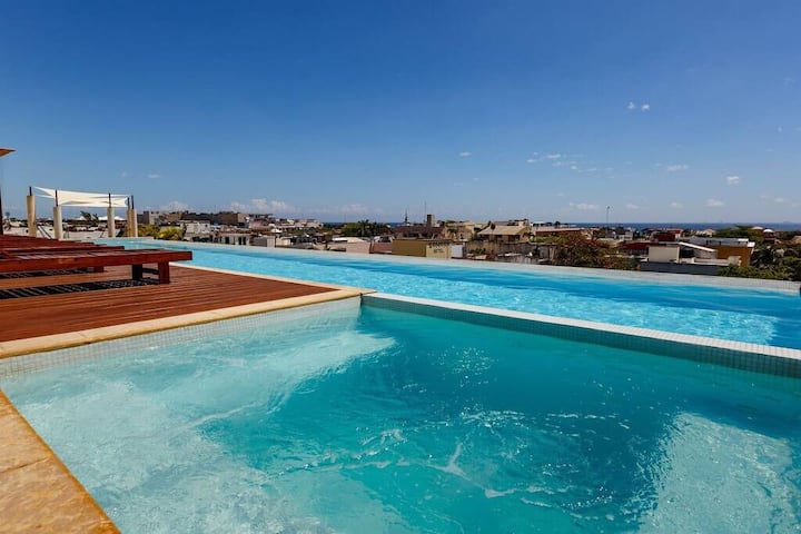 Downtown Views: 1br, Rooftop Pool, Fast Wifi - Playa del Carmen
