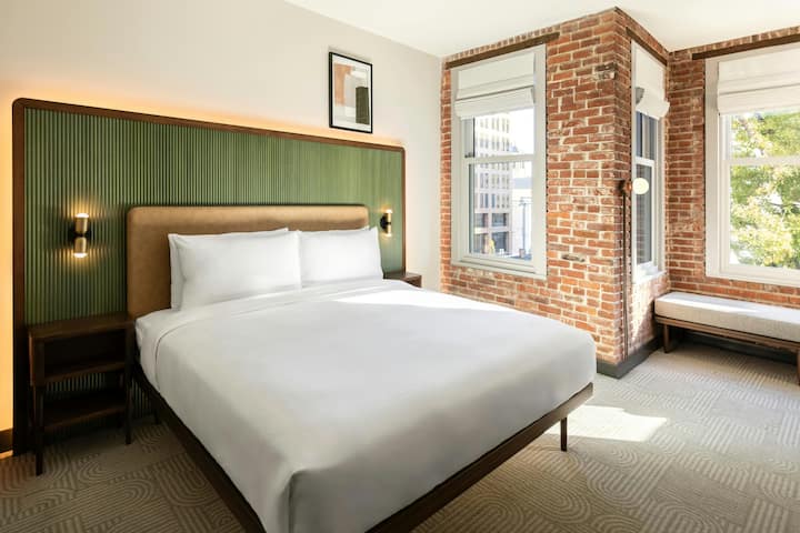 Modern Stylish Digs Close To The Metro - Washington, DC
