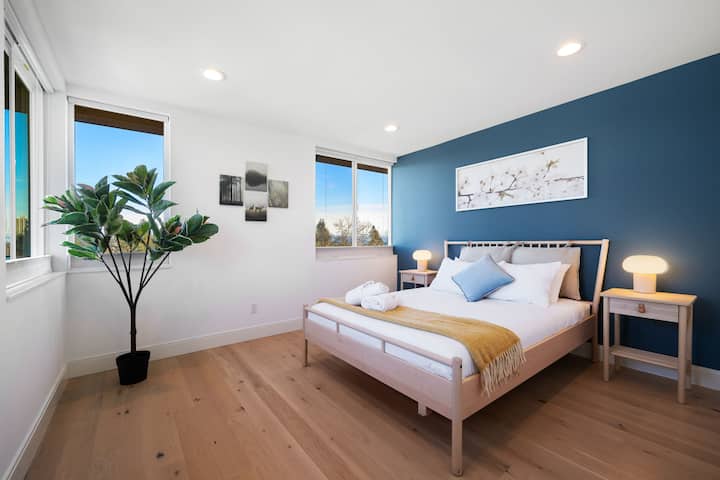 Cozy 2br With Ac, Office & Parking - Seattle, WA