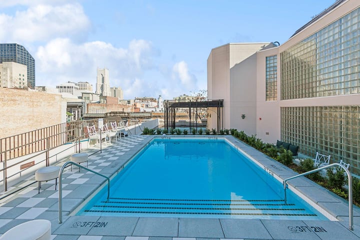 Hotel Perle 3 Bed Suite W/city View - New Orleans, LA