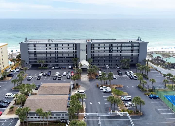 Beachfront W/balcony 2 Bdrm/2 Bath Okaloosa Island - Fort Walton Beach, FL