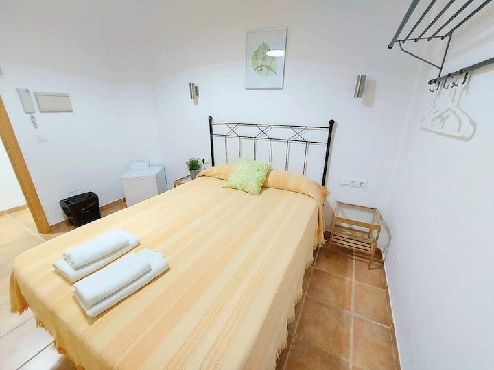 Habitación Con Baño Privado En El Centro De Nerja - Nerja