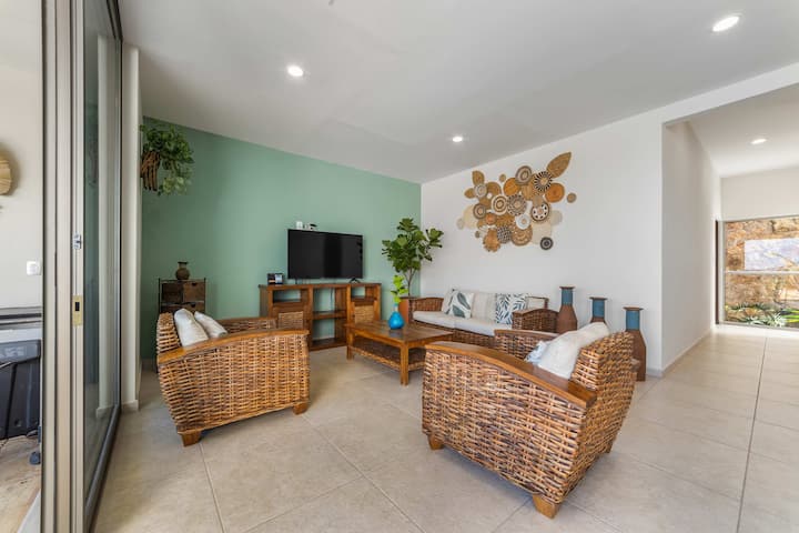 Teques House | Pool & Lake View - Tequesquitengo