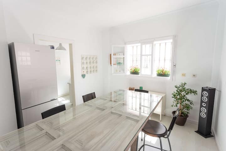 La Cocotera | Hab. Familiar Con Baño Privado - Tarifa