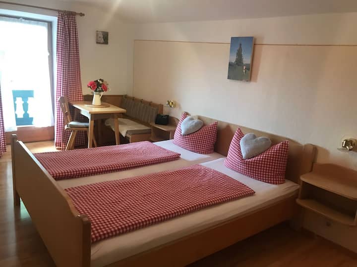 Familienzimmer 6 Ca. 28 Qm, Balkon Bis 4 Personen - Bernau am Chiemsee