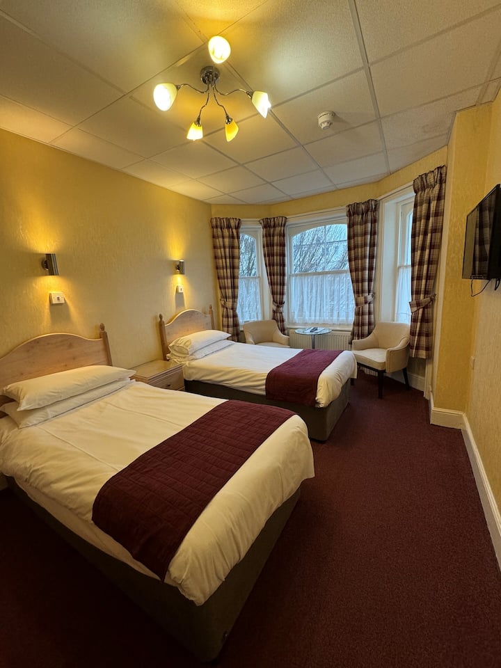 Superior Twin Room-private Bathroom - Eastbourne