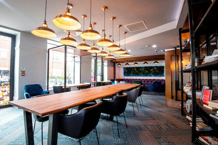 Spacious Studio Near London Stadium - Greenwich