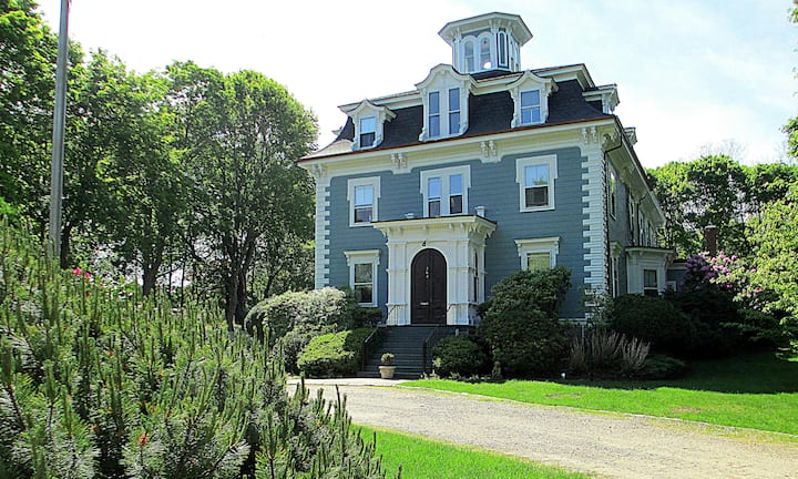 Gloriously Fresh Take On Historic Hotels - Marblehead, MA