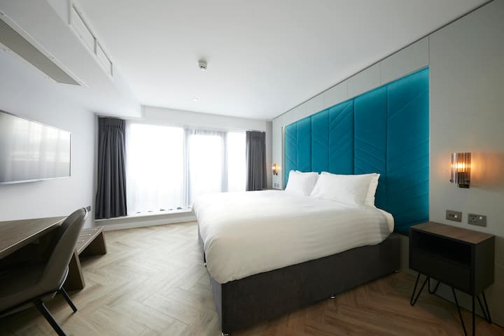 Bedroom & Work Space On Upper Level - イギリス ヨーク