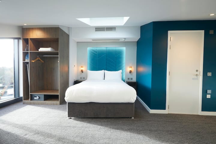 Trendy Loft Suite W/ Kitchenette At Roomzzz - York