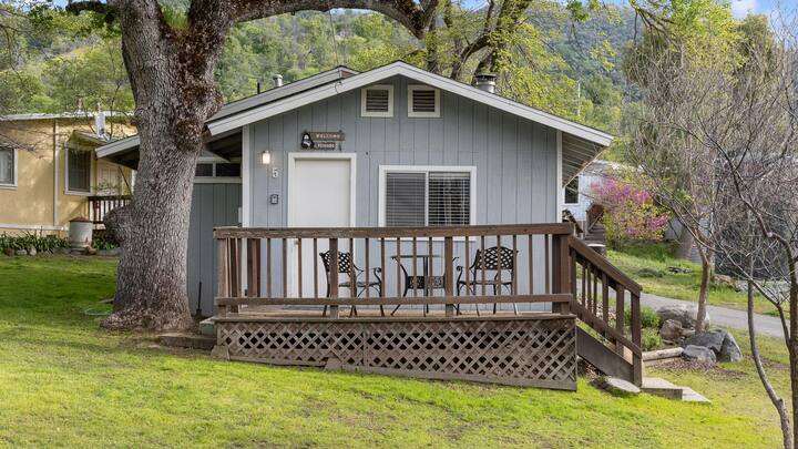 The General Grant Cabin Near Sequoia - Three Rivers, CA