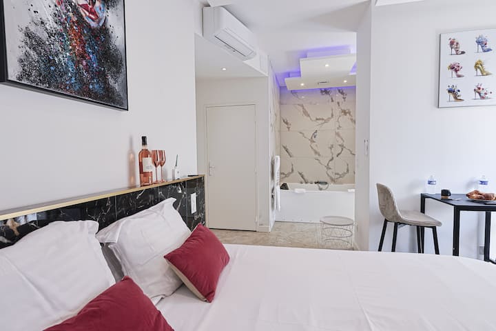 Les Bulles De Mona / Lila - Spa - Clim - Lyon