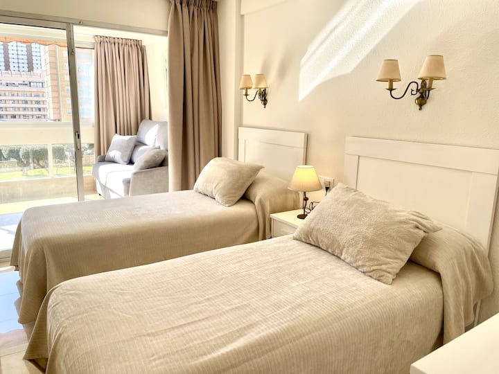 Détente Et Confort : Appartement Rénové Avec Pisci - Benidorm