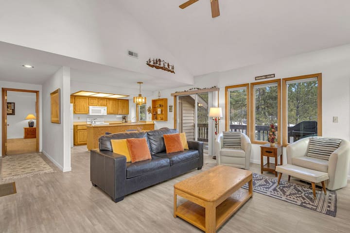 Located In Heart Of Sunriver, Complex Pool Access! - Sunriver, OR