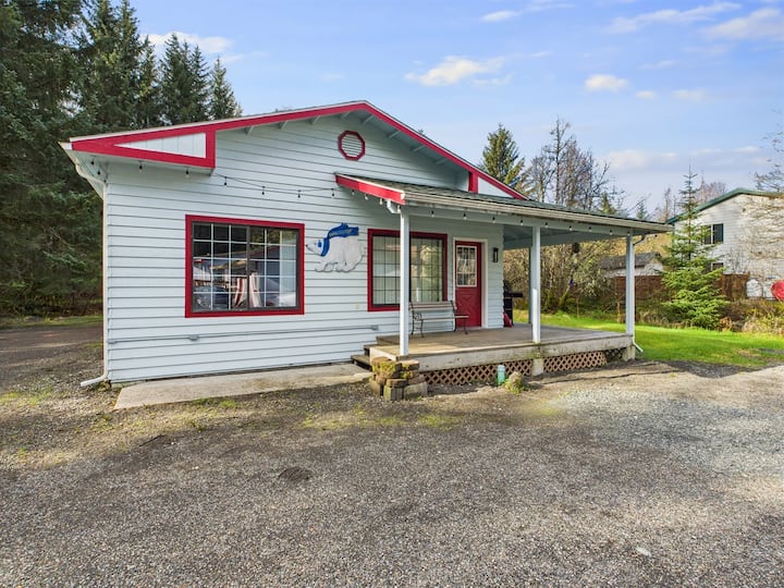 Quirky Cottage With Direct Trail Access - Juneau, AK