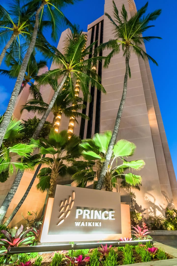 Ocean View Room With 1 King Bed | 4.5 Star Hotel - Kailua, HI
