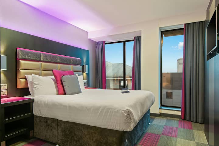 Lovely Studio, Moments From Theatre Royal - Nottingham