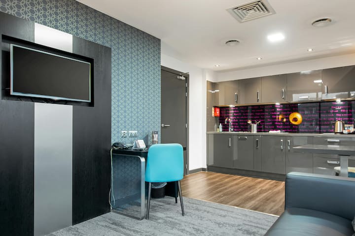 Lovely Studio, Moments From Theatre Royal - Nottingham