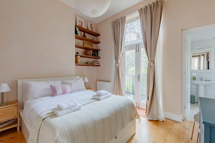 Calming 1bd Flat With Garden, Ladbroke Grove - London